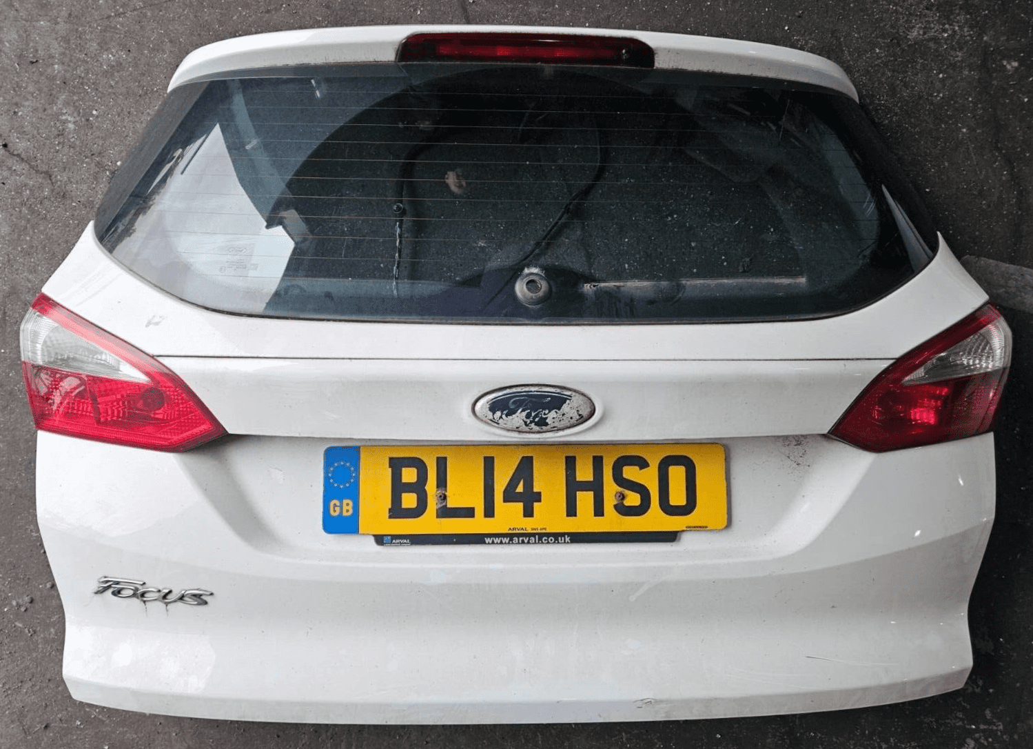 FORD FOCUS MK3 ESTATE REAR BACK TAILGATE BOOT LID FROZEN WHITE 2011 -2015