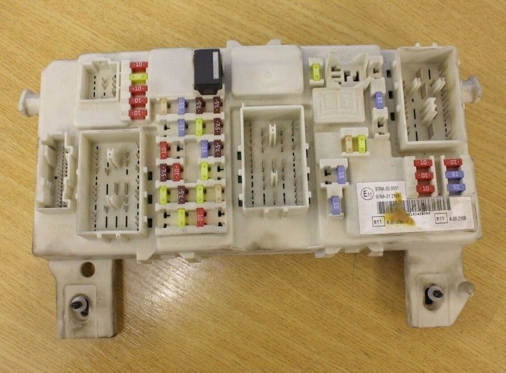 FORD KUGA MK1 BODY CONTROL MODULE FUSE BOX BCM 7M5T-14A073-JG 2008 - 2012