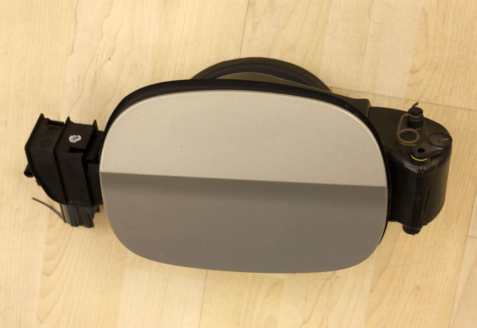FORD MONDEO MK4 FUEL PETROL DIESEL CAP FLAP SILVER CHILL WITH MOTOR ...