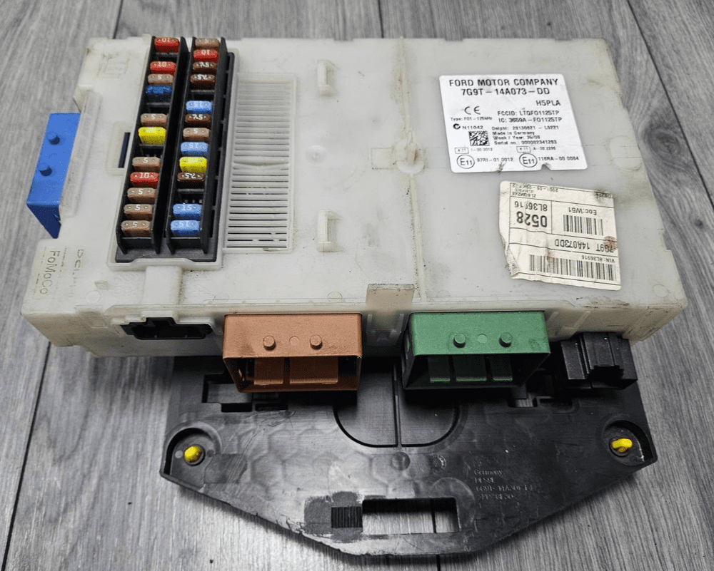 FORD S-MAX MK1 BODY CONTROL MODULE FUSE BOX BCM 7G9T-14A073-DD 2007 - 2010