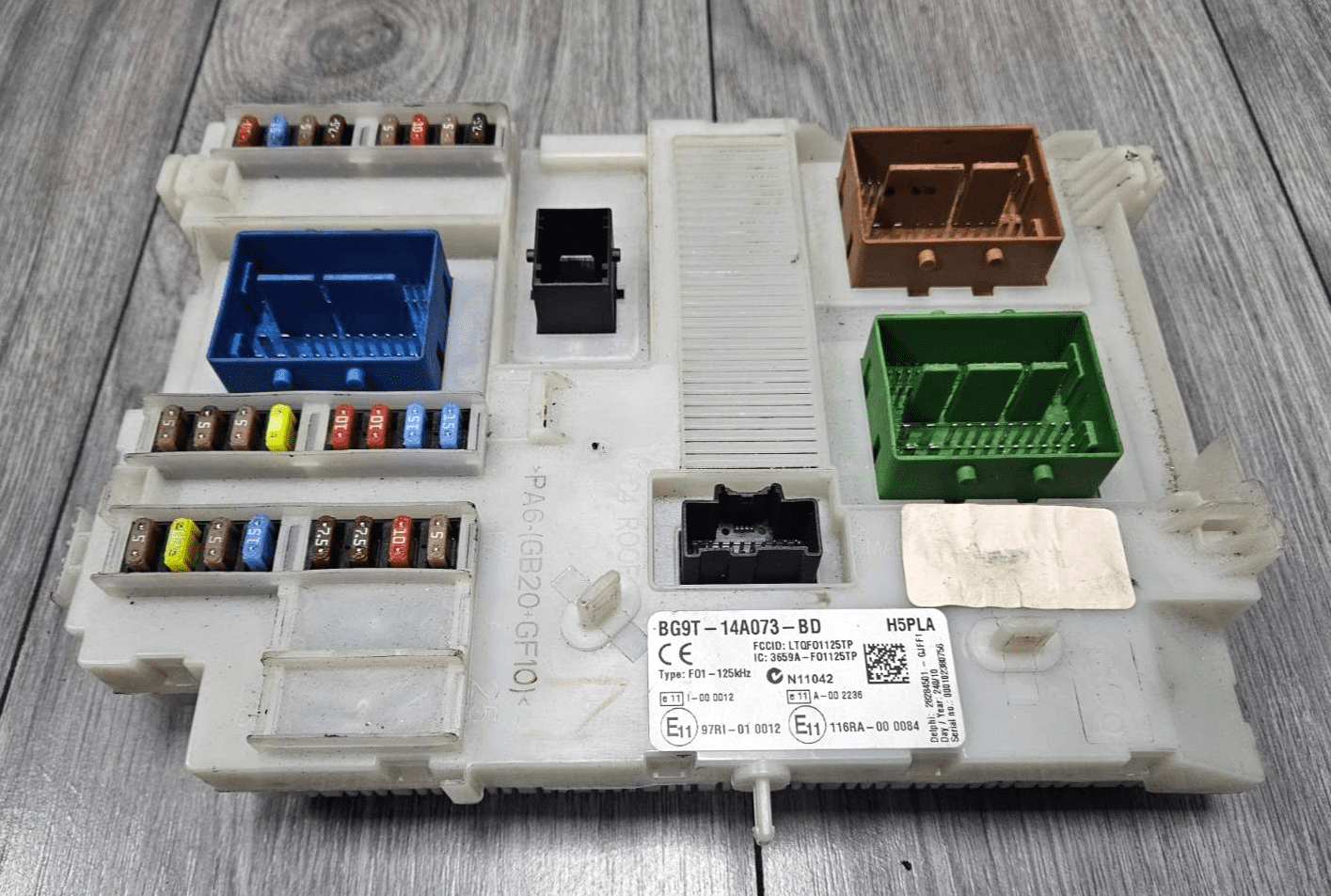 FORD S-MAX MK1 BODY CONTROL MODULE FUSE BOX BCM BG9T-14A073-BD 2010 - 2015