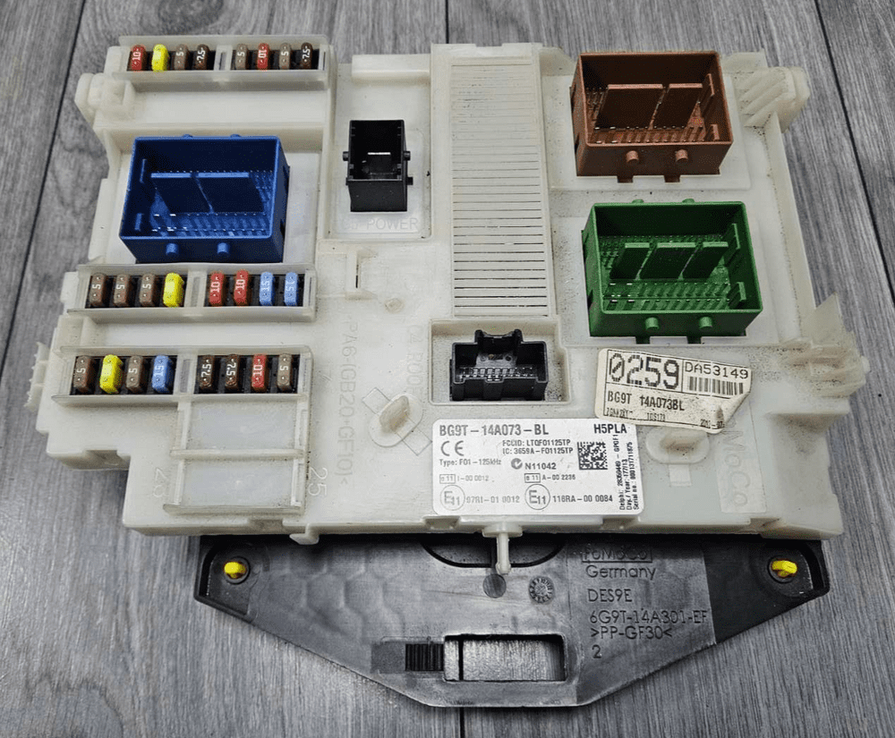 FORD S-MAX MK1 BODY CONTROL MODULE FUSE BOX BCM BG9T-14A073-BL 2010 - 2015