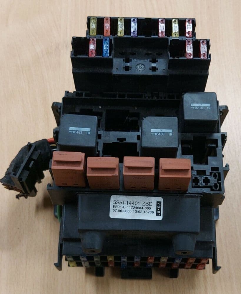 FORD STREET KA BODY CONTROL MODULE FUSE BOX 5S5T-14401-ZBD 2003 - 2006