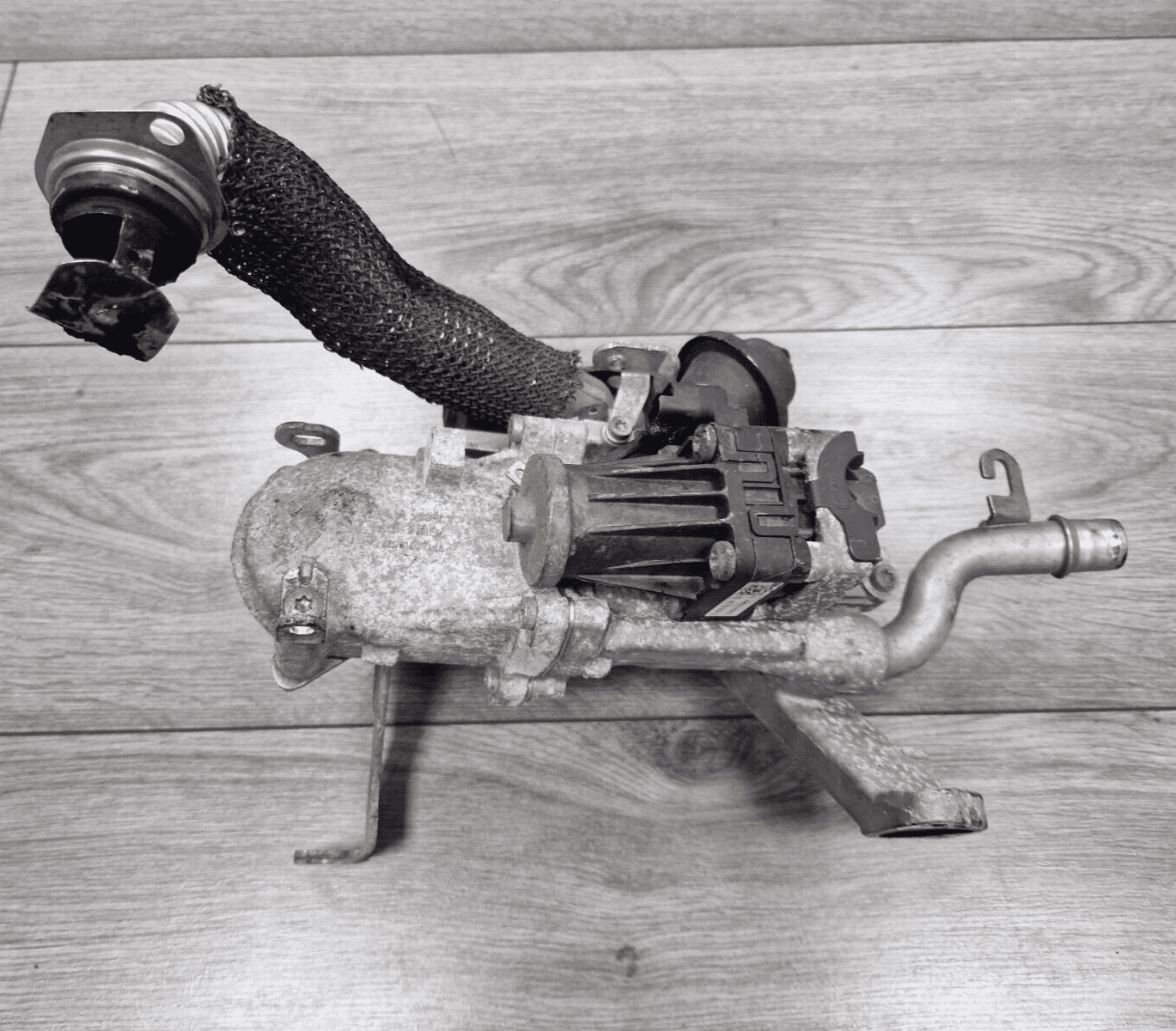 GENIUNE FORD FOCUS MK3 1 6 TDCi EGR VALVE AND COOLER AV6Q-9E456-BA 2011 ...