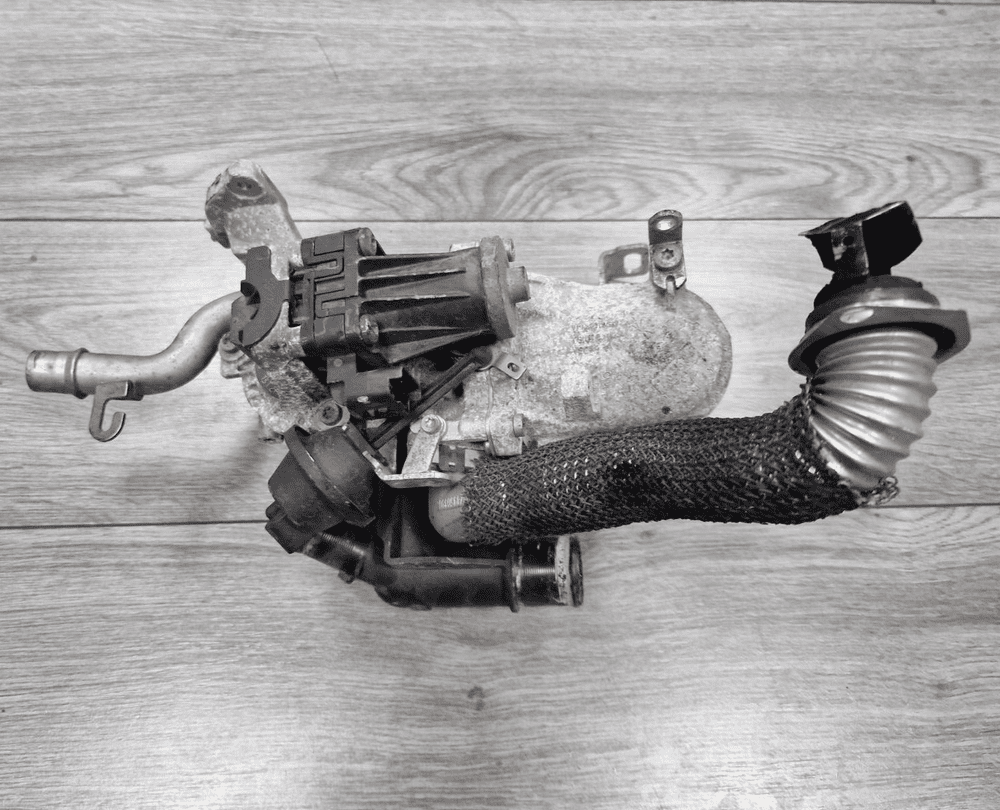 GENIUNE FORD FOCUS MK3 1 6 TDCi EGR VALVE AND COOLER AV6Q-9E456-BA 2011 ...