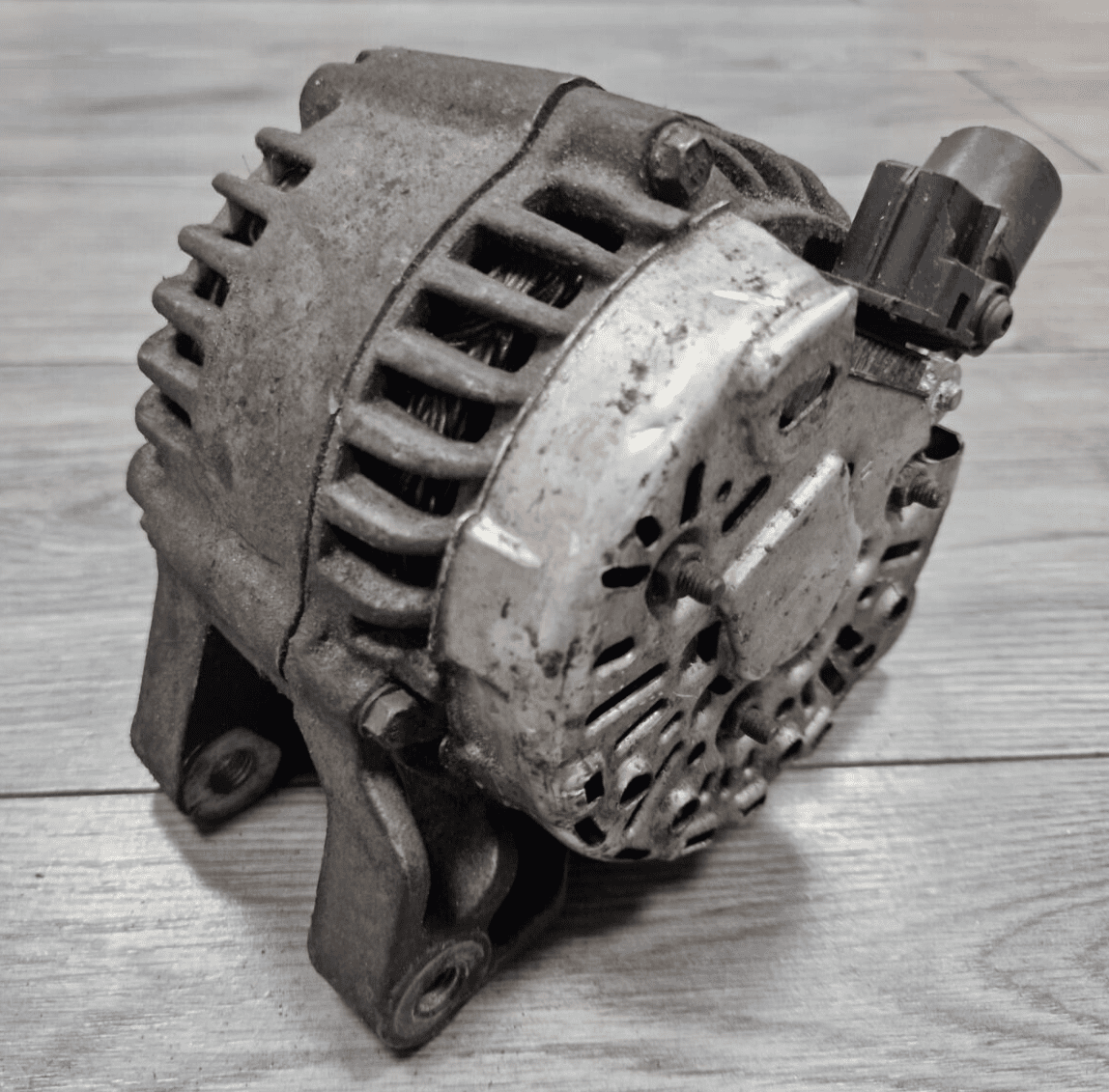 GENUINE FORD FIESTA MK6 1 4 TDCi DIESEL ALTERNATOR 2S6T-AA 2002 - 2008