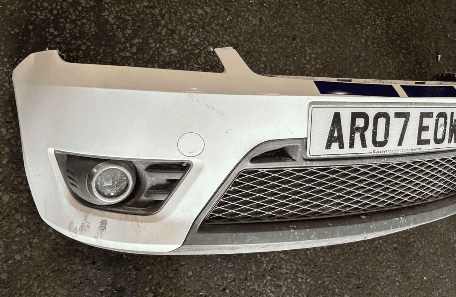 GENUINE FORD FIESTA MK6 ST ST150 FRONT BUMPER FROZEN WHITE 2005 - 2008 AR07