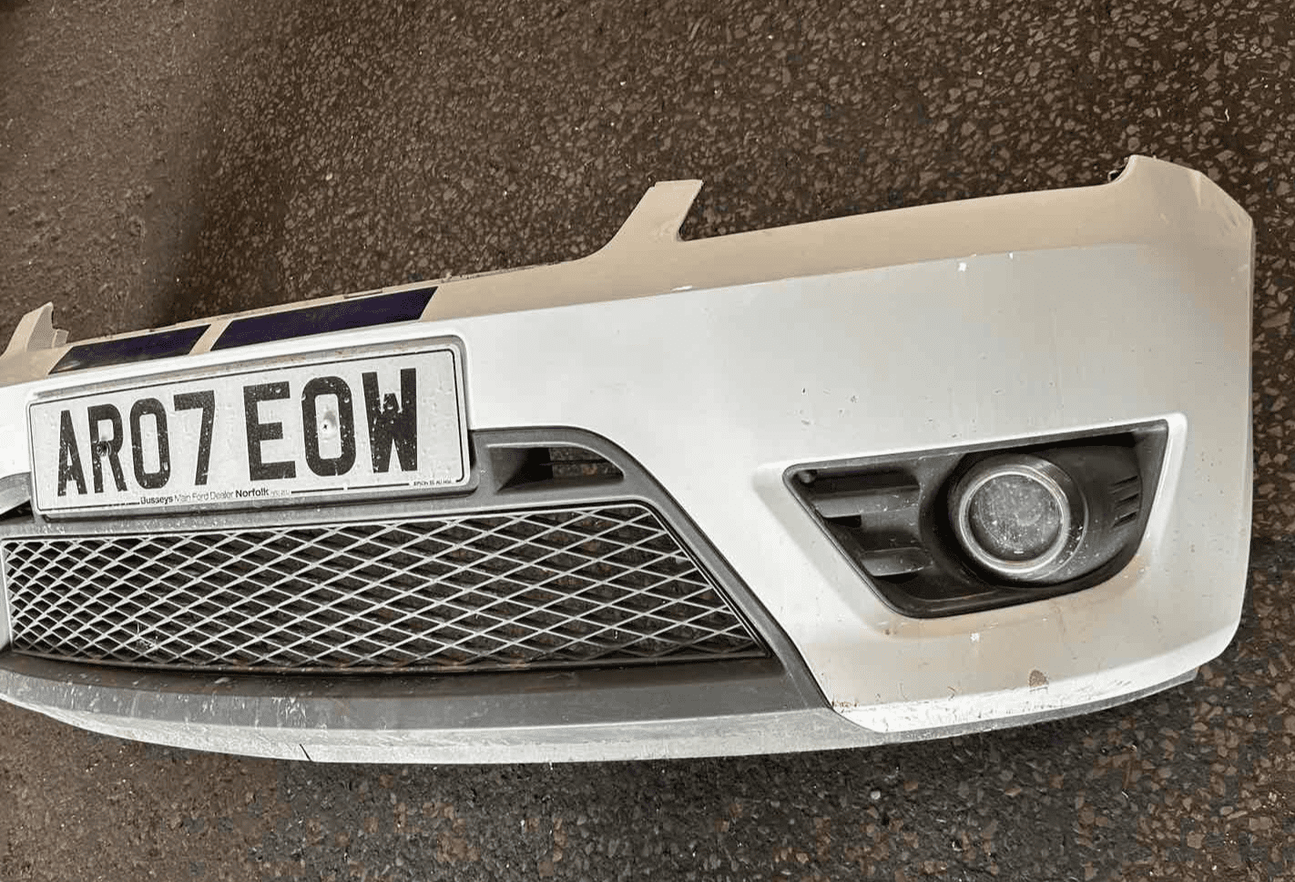 GENUINE FORD FIESTA MK6 ST ST150 FRONT BUMPER FROZEN WHITE 2005 - 2008 AR07