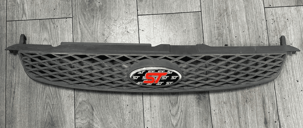 GENUINE FORD FIESTA MK6 ST150 / ZETEC-S FRONT GRILLE ST BADGE 2005-2008