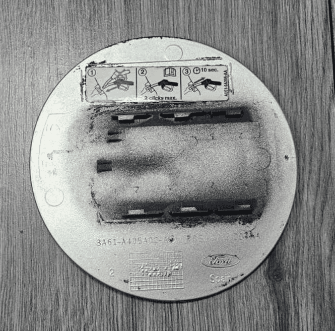 GENUINE FORD FIESTA MK7 FUEL FILLER FLAP DOOR COVER MOONDUST SILVER ...