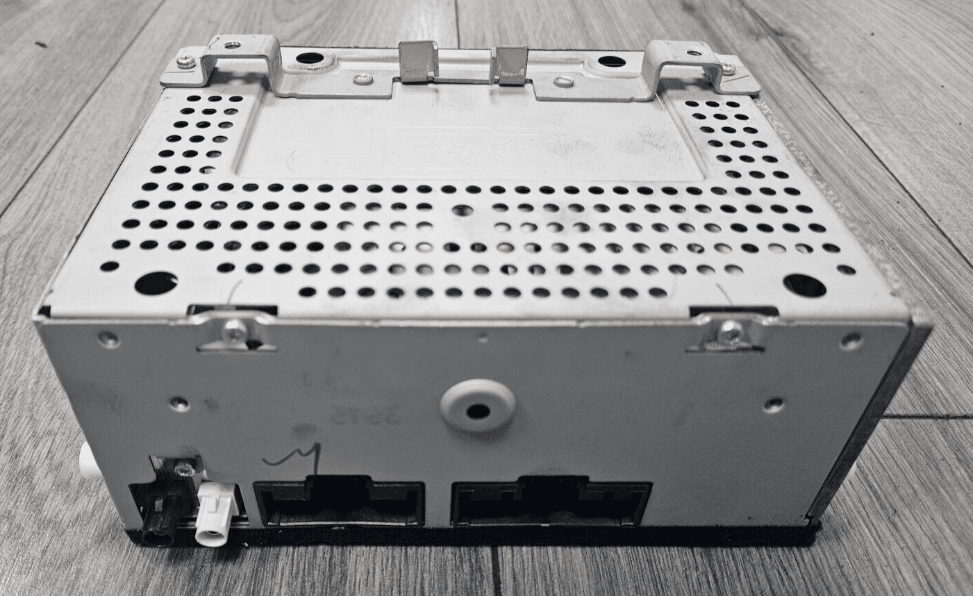 GENUINE FORD FIESTA MK7 HEADUNIT CD PLAYER DAB RADIO E1BT-18C815-HF ...