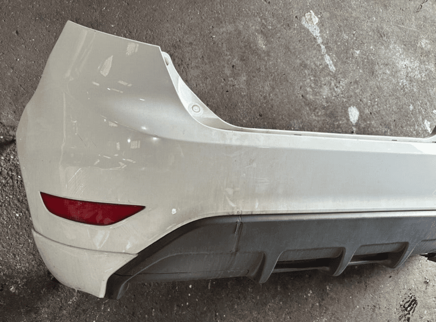 GENUINE FORD FIESTA MK7 ZETEC-S BACK REAR BUMPER FROZEN WHITE 2008 - 2012