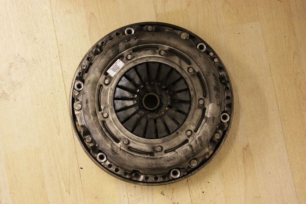 GENUINE FORD FOCUS C-MAX KUGA 1 6 TDCi DUAL MASS FLYWHEEL 2054262 2011 ...