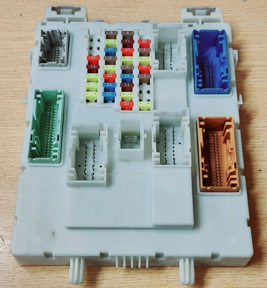 GENUINE FORD FOCUS C-MAX MK3 BODY CONTROL FUSE BOX BCM BV6N-14A073-ET ...