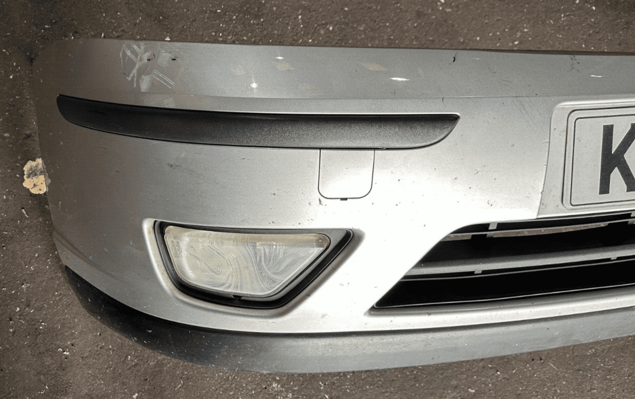 GENUINE FORD FOCUS MK1 FRONT BUMPER STARDUST MOONDUST SILVER 2002 - 2005