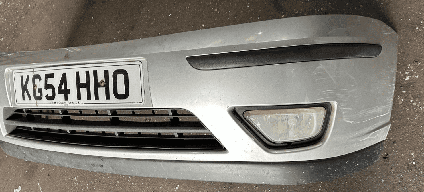 GENUINE FORD FOCUS MK1 FRONT BUMPER STARDUST MOONDUST SILVER 2002 - 2005