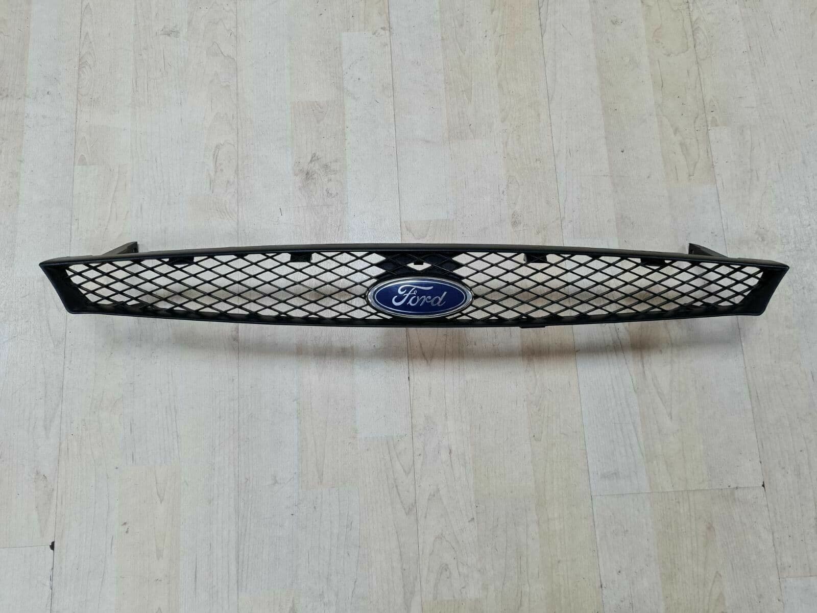 GENUINE FORD FOCUS MK1 FRONT RADIATOR GRILL GRILLE WITH FORD BADGE 1998 ...