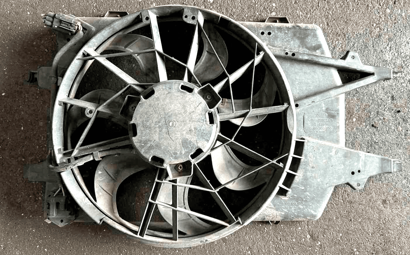 GENUINE FORD FOCUS MK1 SINGLE RADIATOR FAN 2S41-8C607-AB 2002 - 2005