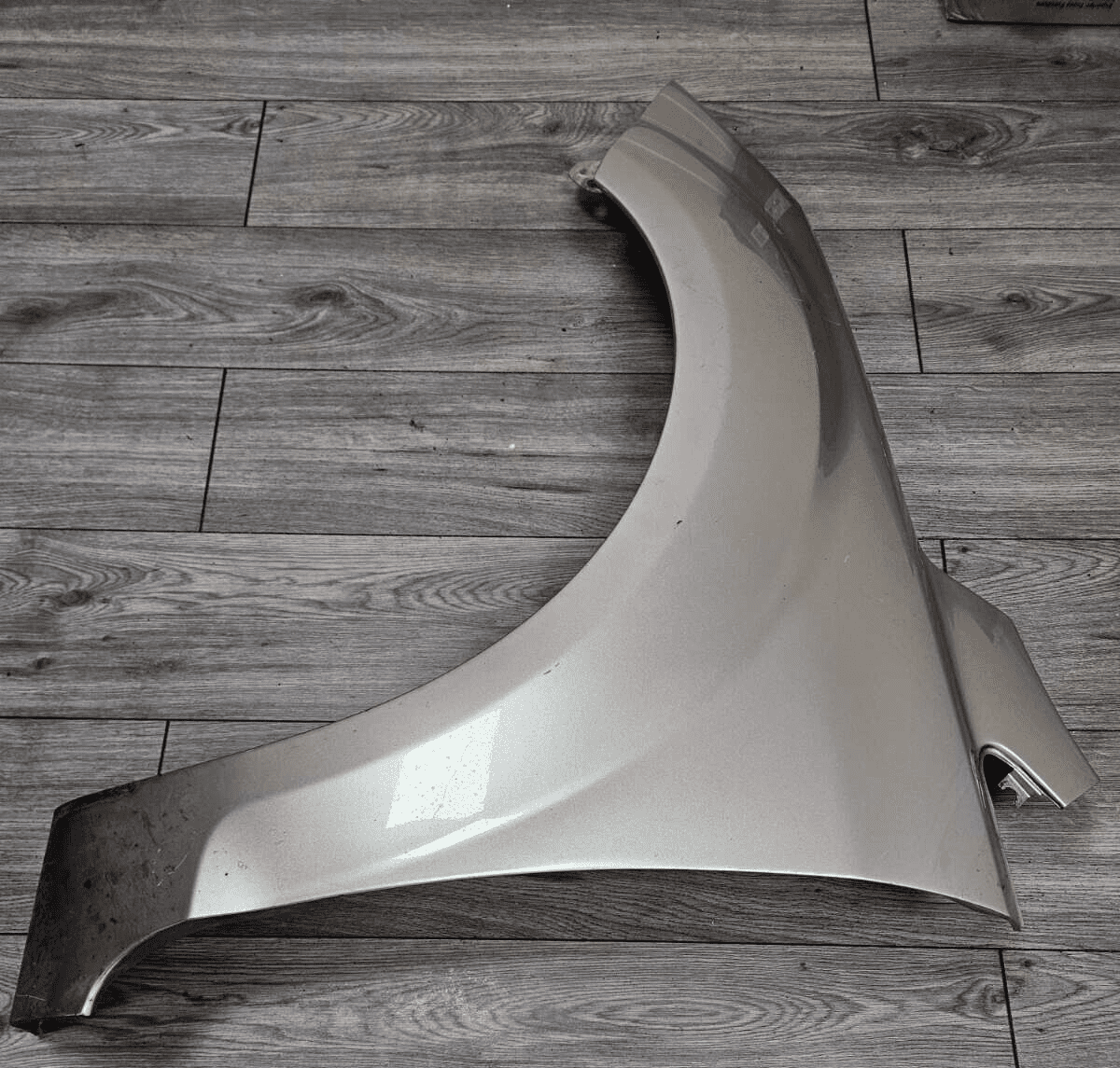 GENUINE FORD FOCUS MK2 FRONT PASSENGER LEFT WING PANEL SILVER 2008 - 2011