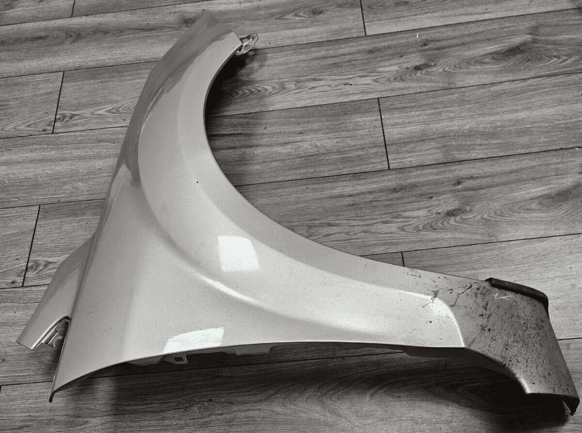 GENUINE FORD FOCUS MK2 FRONT RIGHT DRIVER WING PANEL SILVER 2008 - 2011