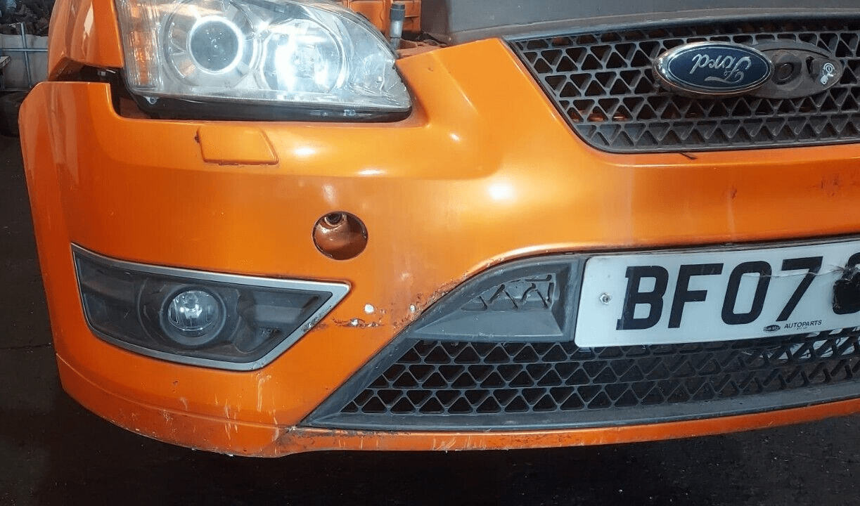 GENUINE FORD FOCUS MK2 ST ST225 FRONT BUMPER ELECTRIC ORANGE 2005-2008