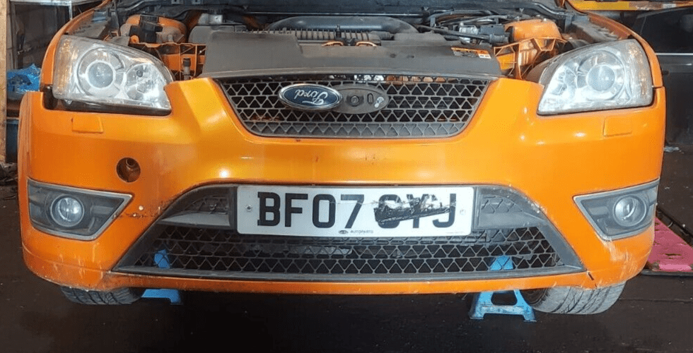GENUINE FORD FOCUS MK2 ST ST225 FRONT BUMPER ELECTRIC ORANGE 2005-2008