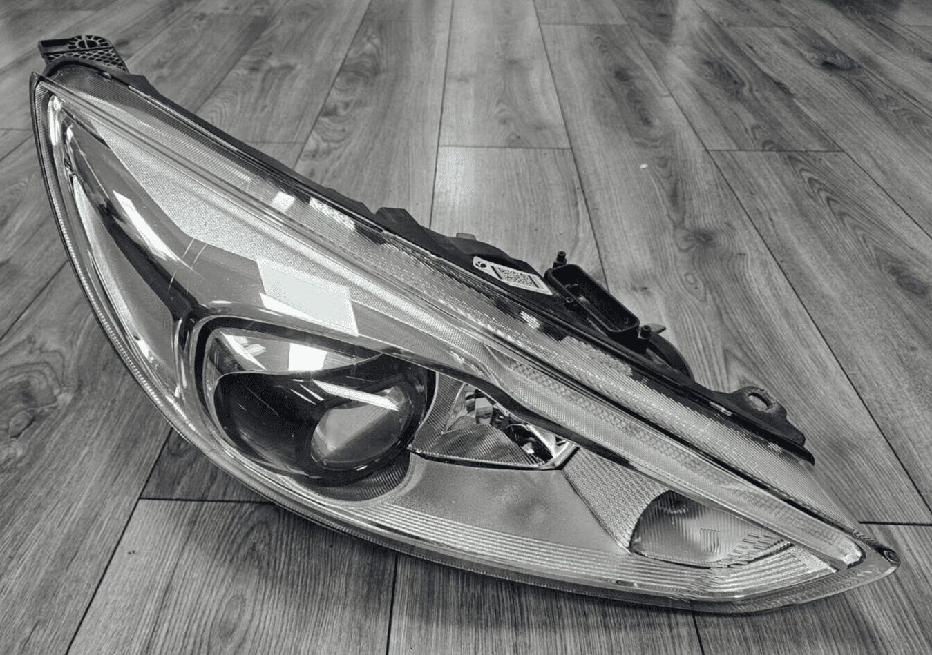 GENUINE FORD FOCUS MK3 DRIVER RIGHT BI XENON ADAPTIVE HEADLIGHT 2015 - 2018