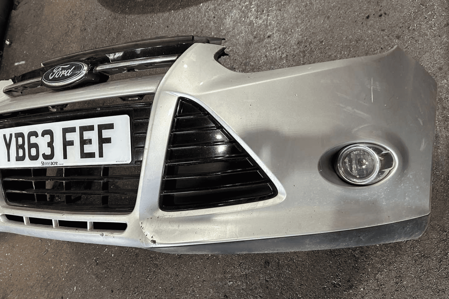 GENUINE FORD FOCUS MK3 FRONT BUMPER WITH GRILL MOONDUST SILVER 2011 ...