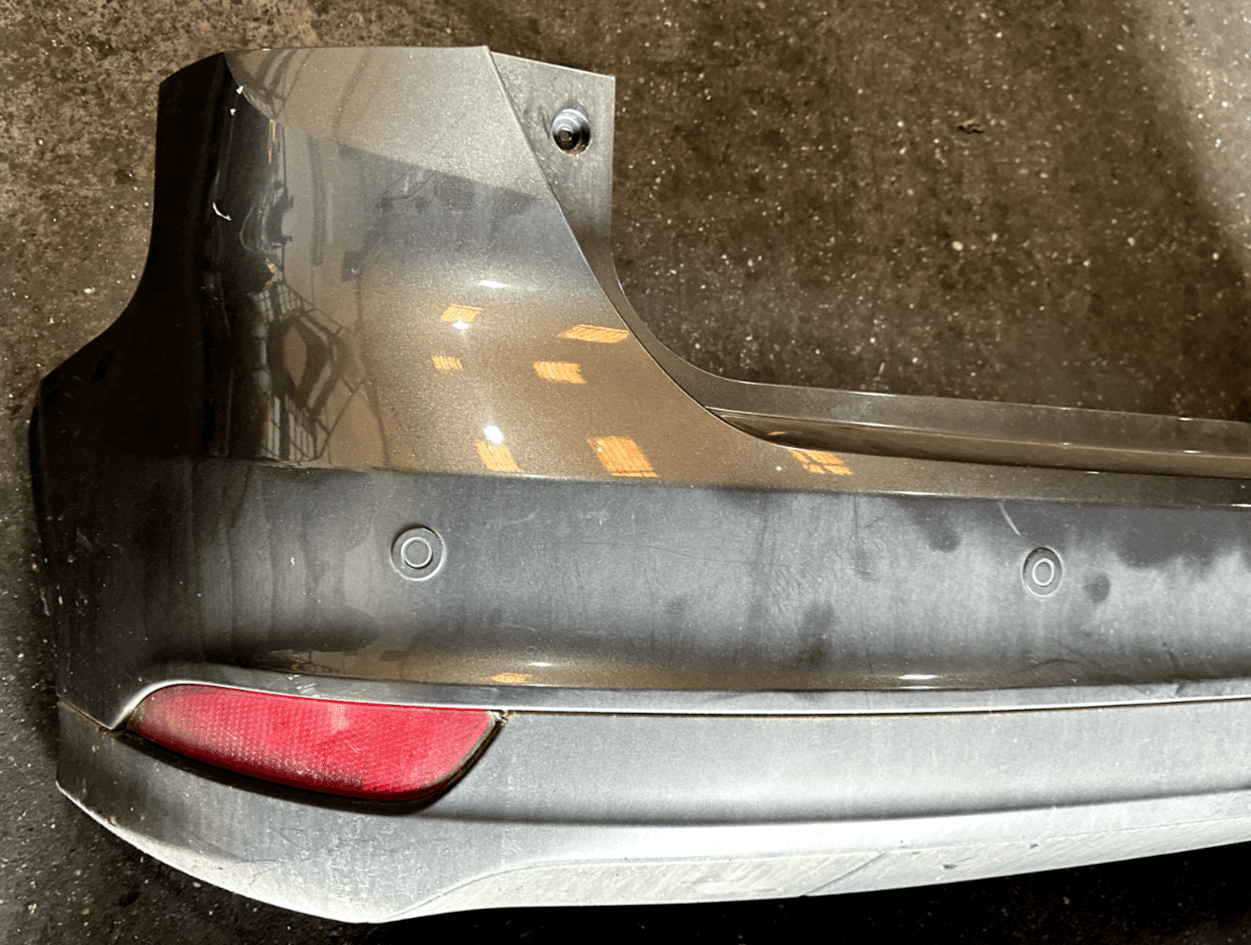 GENUINE FORD FOCUS MK3 HATCHBACK MAGNETIC GREY REAR BUMPER PDC 2015 - 2019