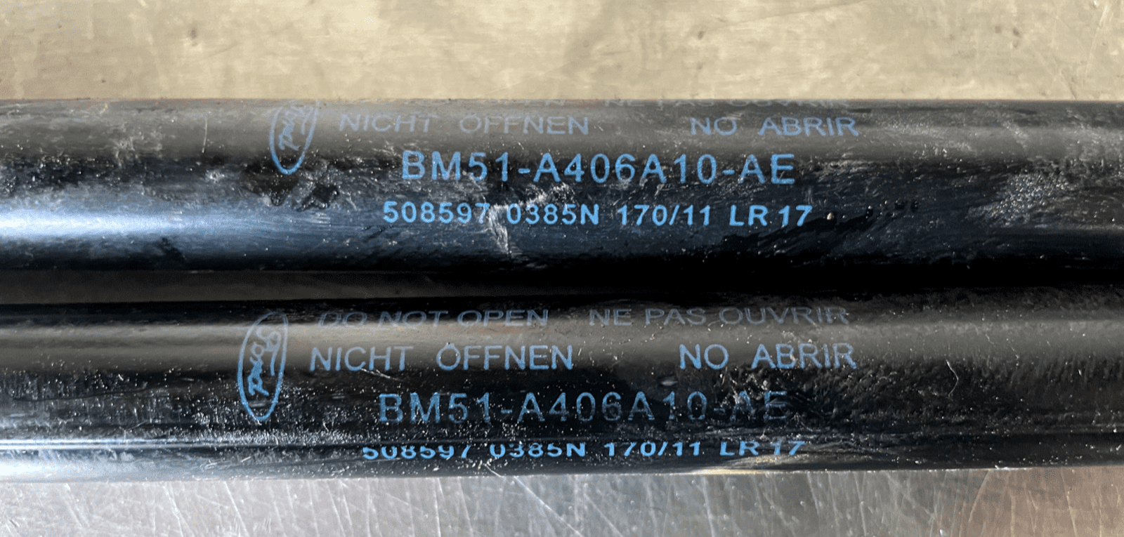 GENUINE FORD FOCUS MK3 HATCHBACK TAILGATE BOOT STAY GAS STRUTS PAIR ...