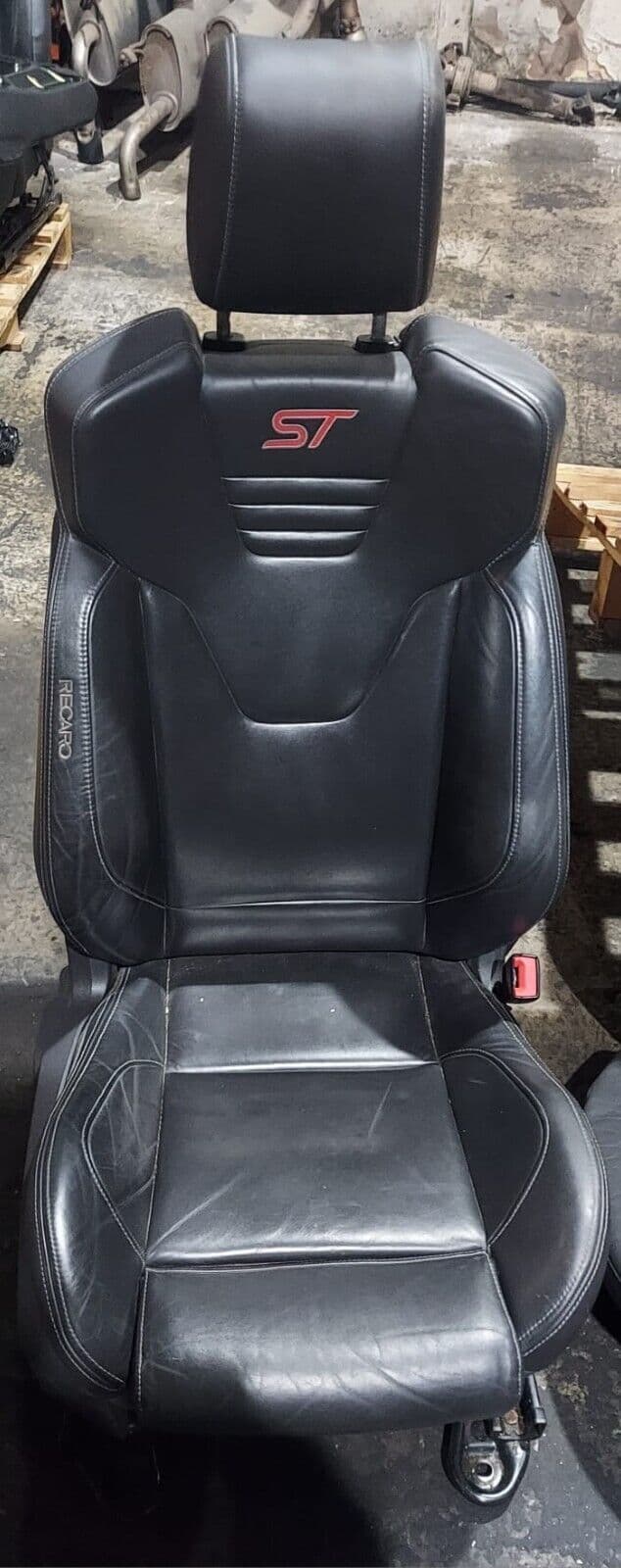 GENUINE FORD FOCUS MK3 ST RECARO BLACK LEATHER SEATS HEATED 2011-2018