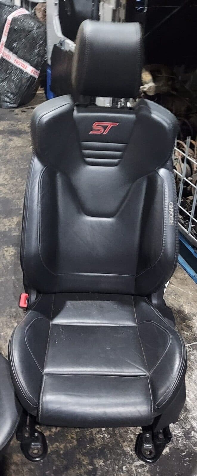 GENUINE FORD FOCUS MK3 ST RECARO BLACK LEATHER SEATS HEATED 2011-2018