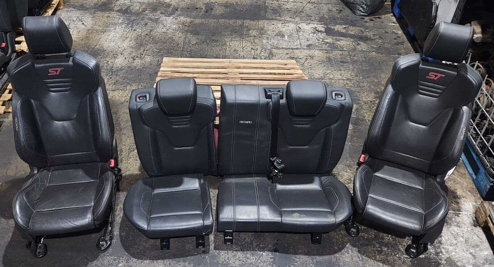 GENUINE FORD FOCUS MK3 ST RECARO BLACK LEATHER SEATS HEATED 2011-2018