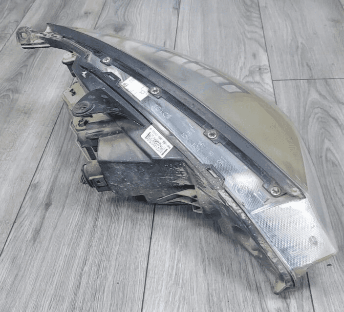 GENUINE FORD FOCUS ST170 LEFT PASSENGER HEADLIGHT 2M5V-13101-AD 2001 - 2005