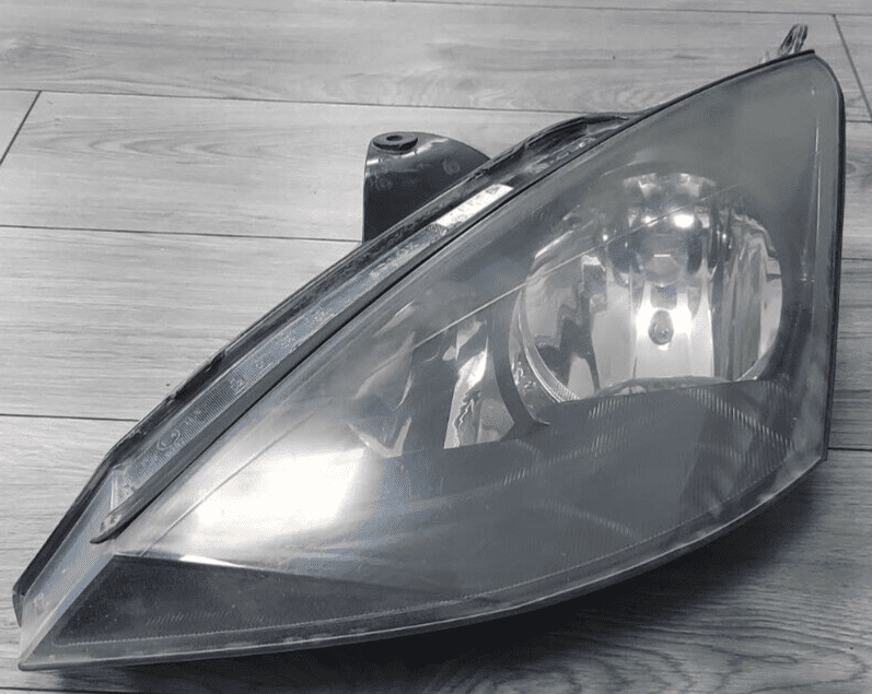 GENUINE FORD FOCUS ST170 LEFT PASSENGER HEADLIGHT 2M5V-13101-AD 2001 - 2005