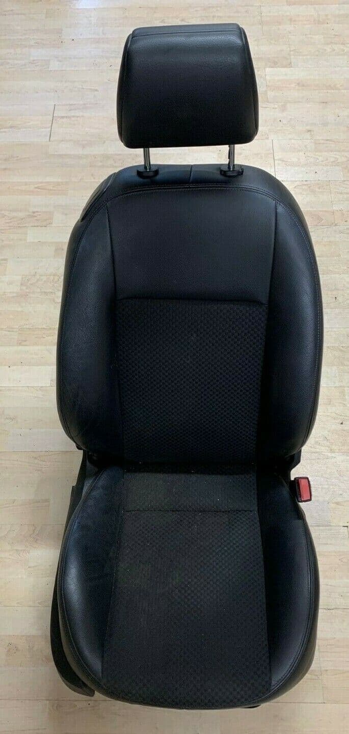 GENUINE FORD FOCUS TITANIUM HALF LEATHER 3 DOOR DRIVER OSF SEAT 2005 - 2008