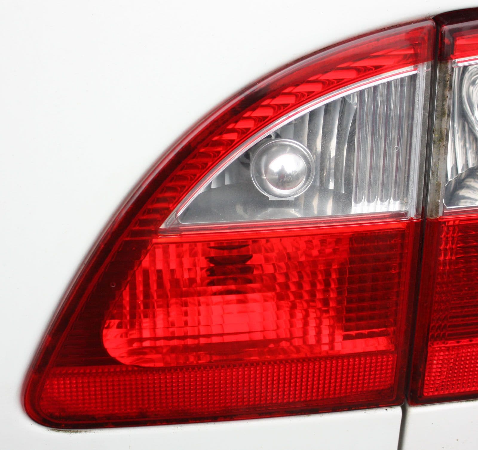 GENUINE FORD GALAXY MK2 DRIVER SIDE INNER RIGHT BOOT TAIL LIGHT 2004 - 2006