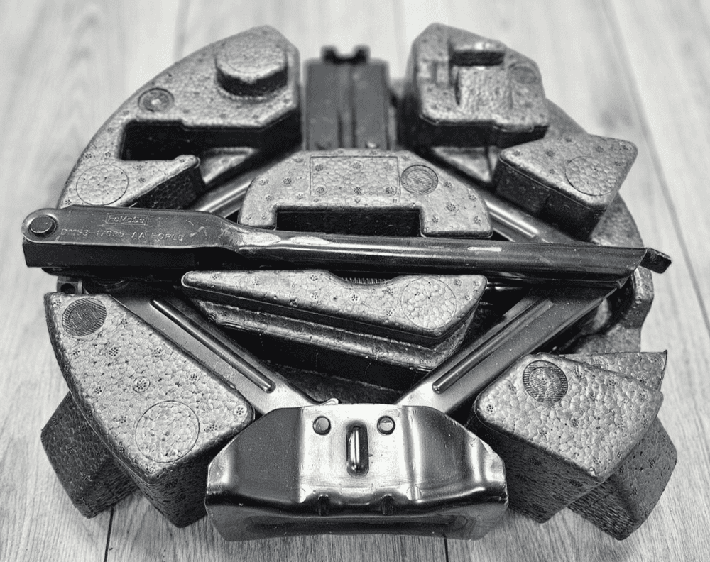 GENUINE FORD KUGA MK2 CAR SCISSOR JACK AND WHEEL BRACE SPANNER FOAM ...