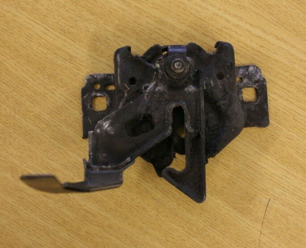 GENUINE FORD MAVERICK BONNET CATCH LATCH LOCK YL84-16700-BC 2000 - 2003