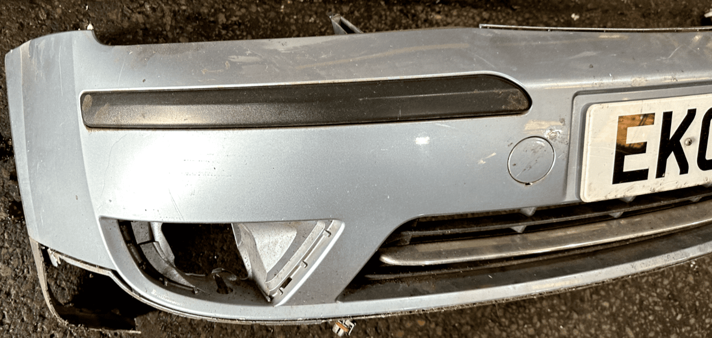 GENUINE FORD MONDEO MK3 FRONT BUMPER TONIC BLUE 2004 - 2007