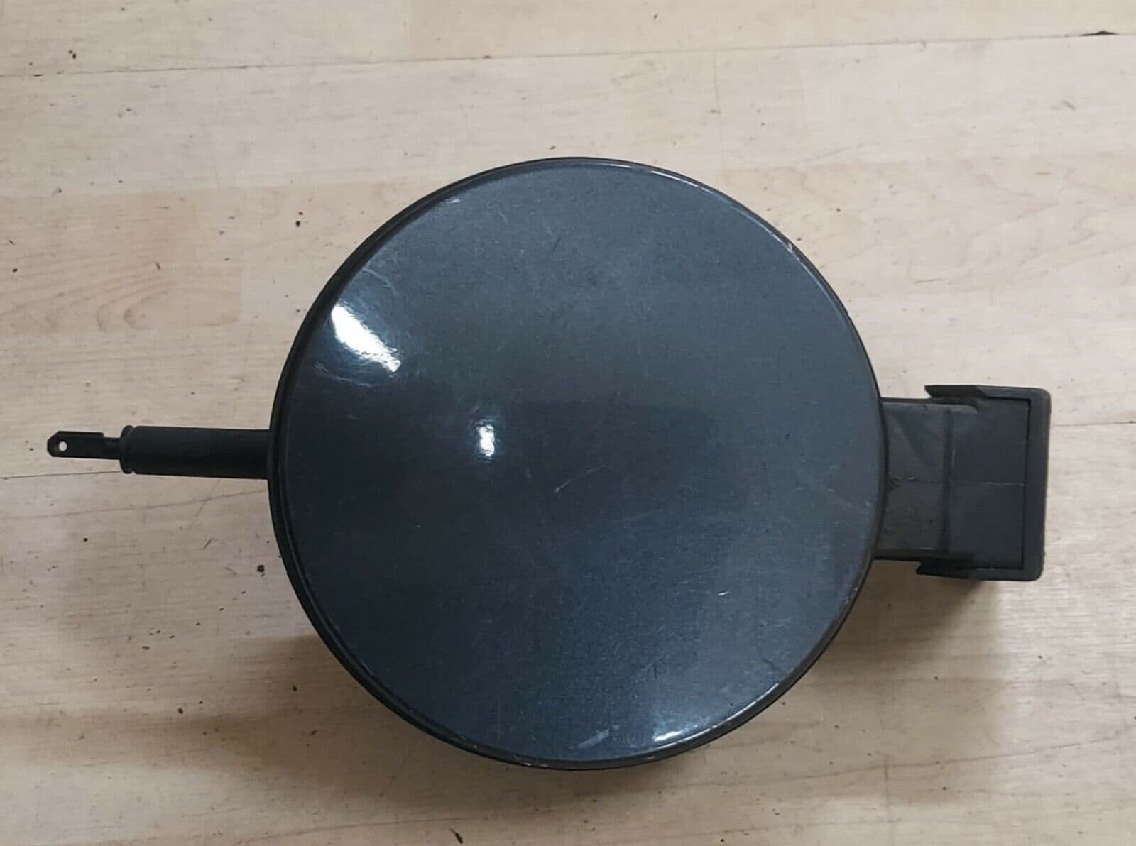 GENUINE FORD MONDEO MK3 FUEL CAP FLAP MAGNUM GREY 2000 - 2007