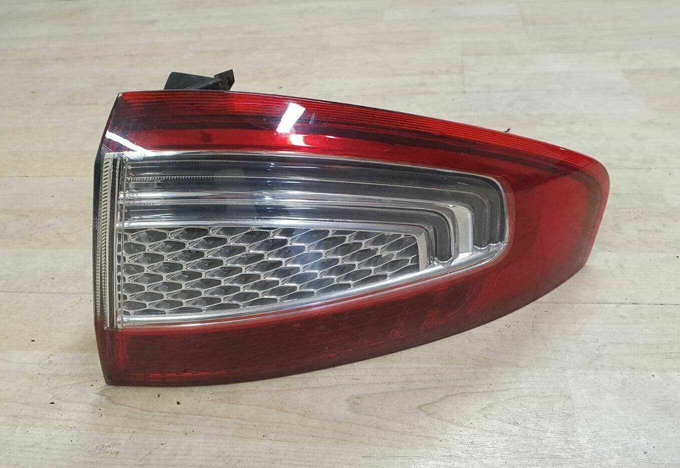 GENUINE FORD MONDEO MK4 HATCHBACK DRIVER RIGHT OUTER LED TAIL LIGHT ...