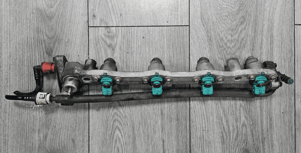 GENUINE FORD PUMA MK1 1 7 PETROL FUEL RAIL & INJECTOR SET 98MF-AA 1997 ...