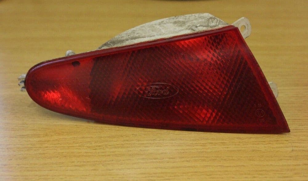 GENUINE FORD PUMA REAR FOG LIGHT LEFT PASSENGER SIDE N/S/R 1997 - 2001