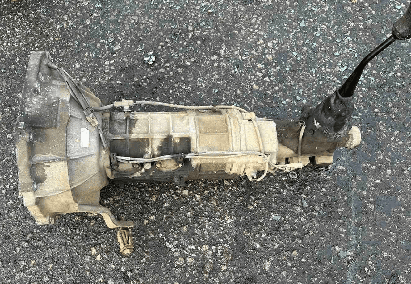 GENUINE FORD RANGER 2 5 TDi 2WD 5 SPEED GEARBOX XM34-7002-RA 2002 - 2006