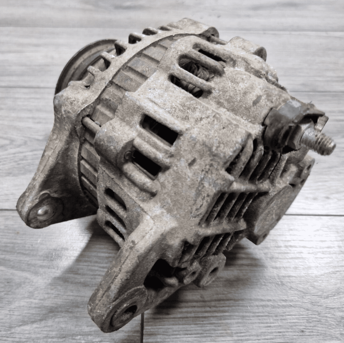 GENUINE FORD RANGER 2 5 TDi ALTERNATOR XM34-10300-BA 2000 - 2006