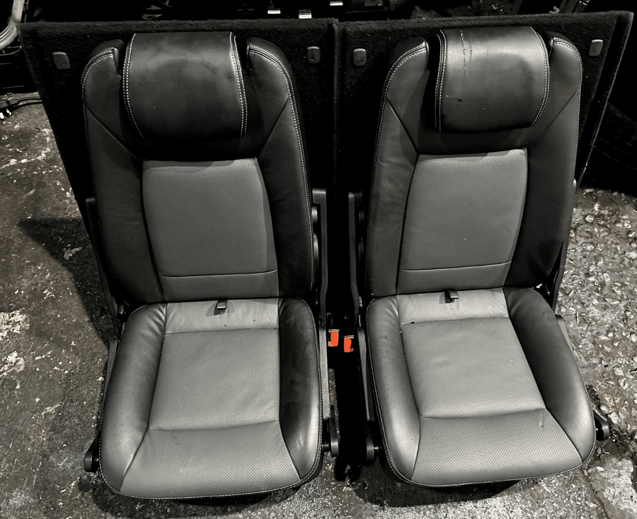 Genuine Ford S Max Boot 3rd Row Rear Fold Down Pair Seats Leather 2006