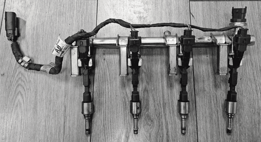 GENUINE FORD S-MAX MK1 1 6 PETROL ECOBOOST FUEL INJECTOR & RAIL 2010 - 2012