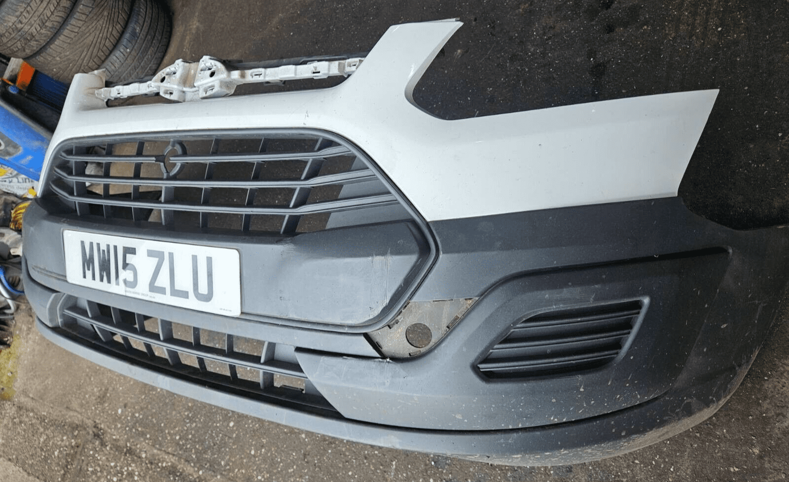 GENUINE FORD TRANSIT CUSTOM FROZEN WHITE COMPLETE FRONT BUMPER 2012 - 2017