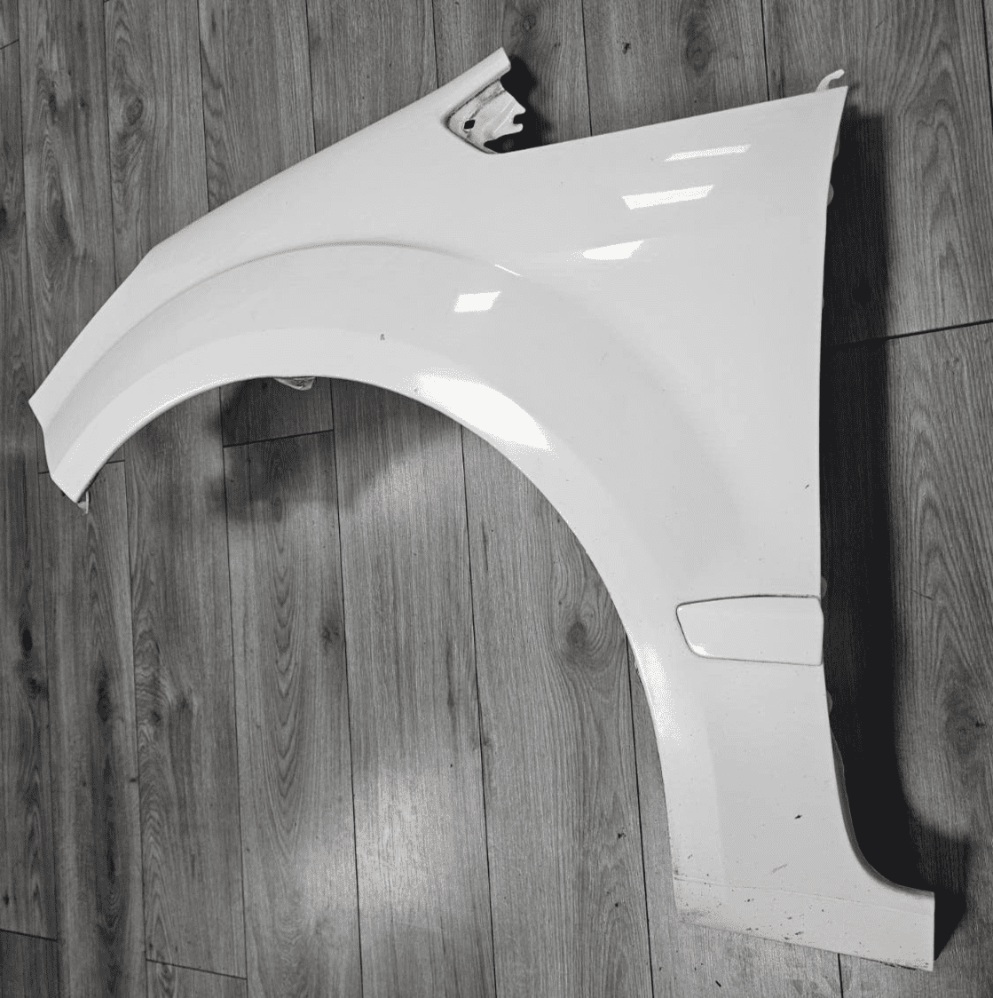 GENUINE GALAXY MK3 PASSENGER LEFT FRONT WING FENDER FROZEN WHITE 2006 ...